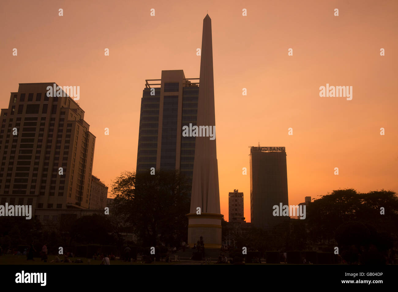 The Maha Bandoola Park with the Independence Monument in the City of ...