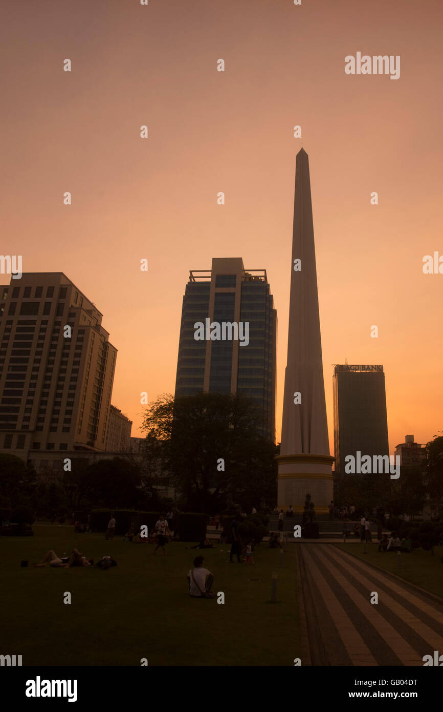 The Maha Bandoola Park with the Independence Monument in the City of ...