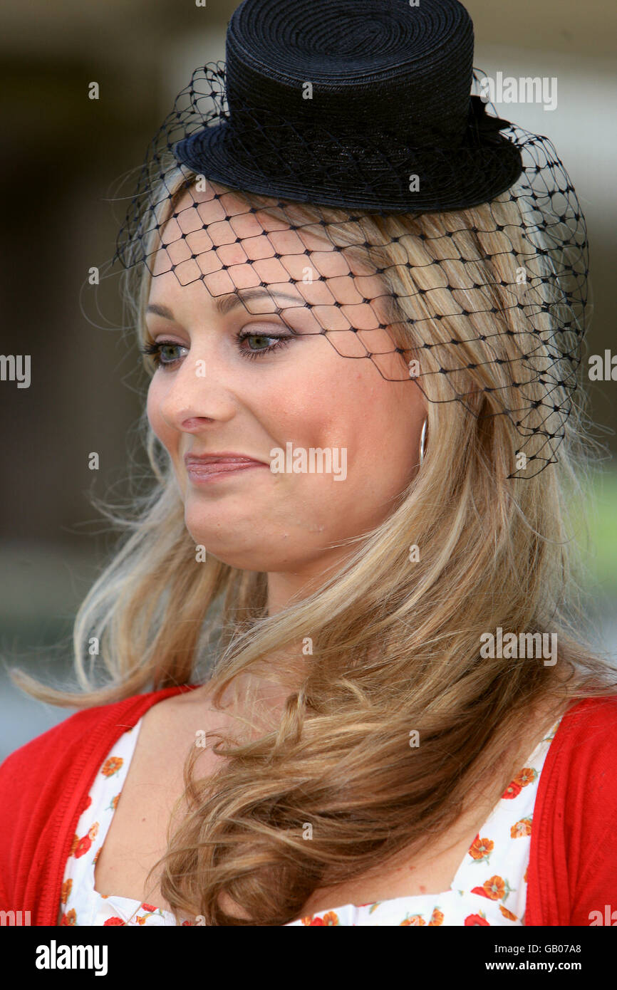 Tv presenter sarah jagger hi-res stock photography and images - Alamy