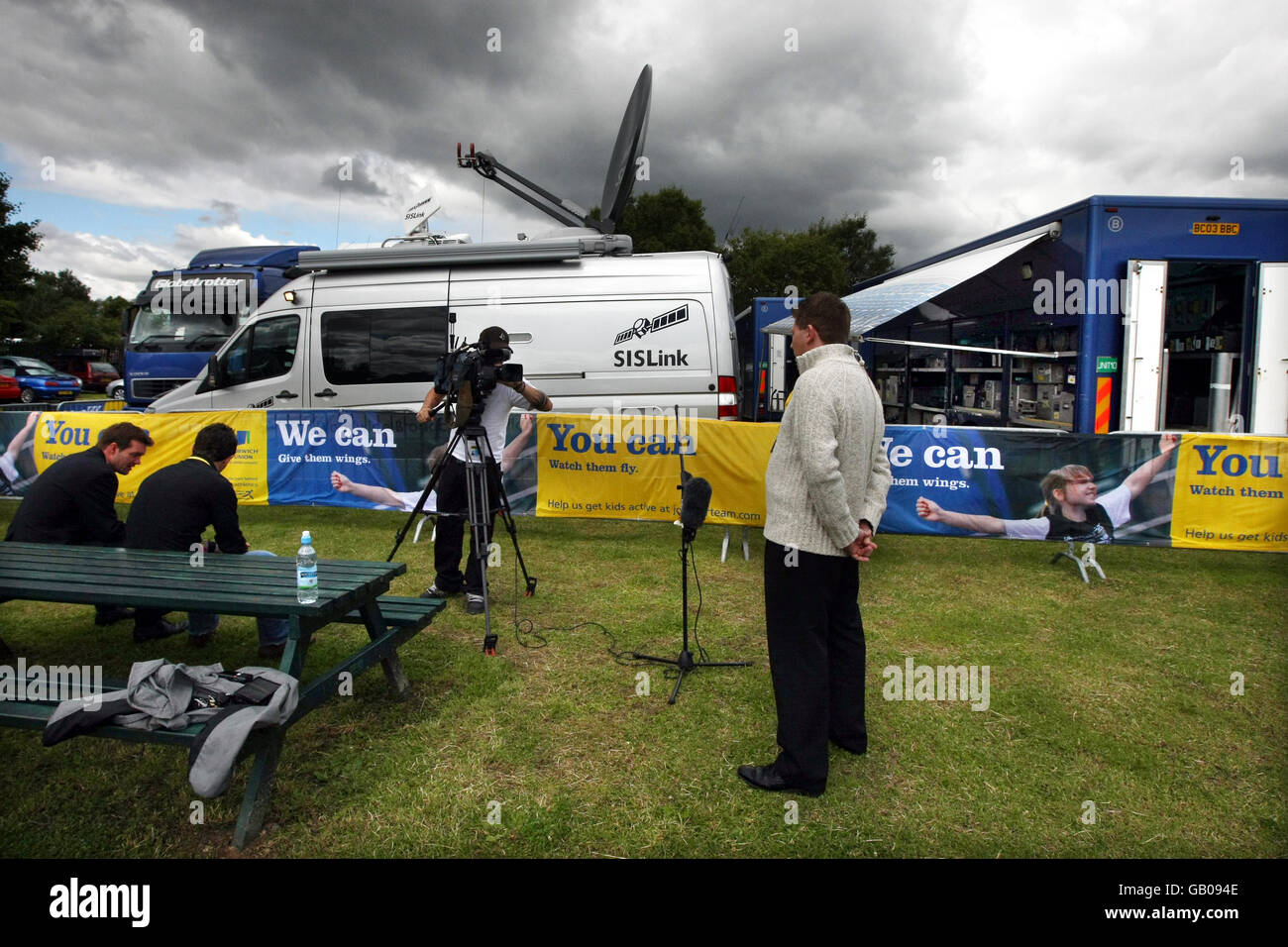 Tv broadcast vehicles hi-res stock photography and images - Alamy