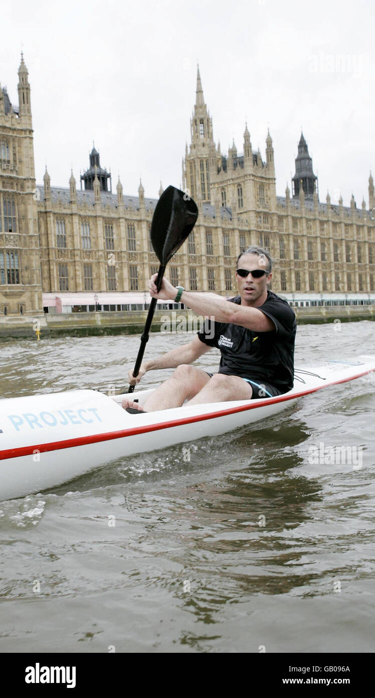 Explorer set to kayak to 'melting' north pole Stock Photo - Alamy