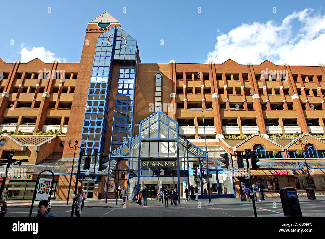 Harrow shopping centre hi-res stock photography and images - Alamy