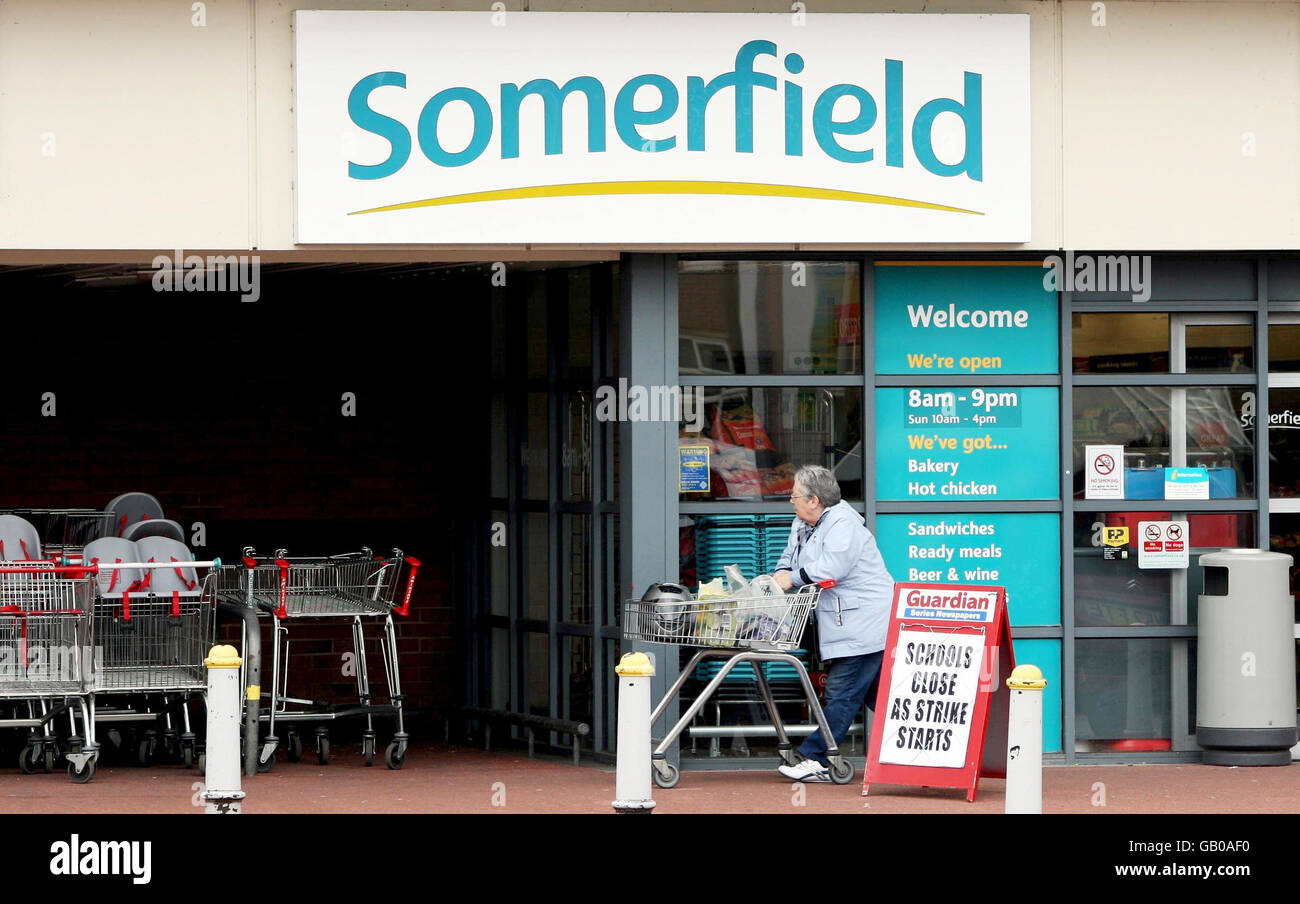 Exterior of a somerfield store hi-res stock photography and images - Alamy