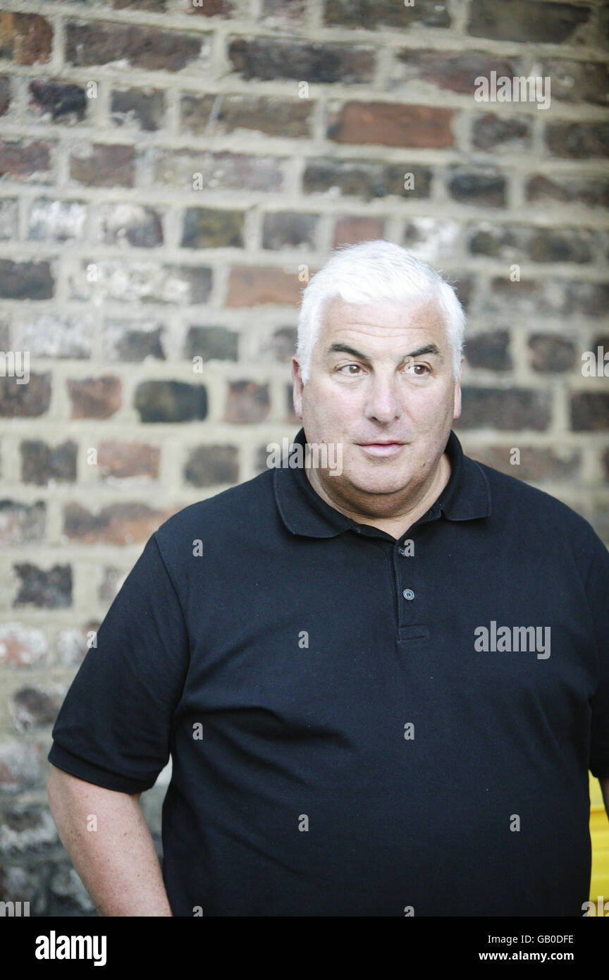 Amy Winehouse's dad Mitch arrives at her house in north London on the ...