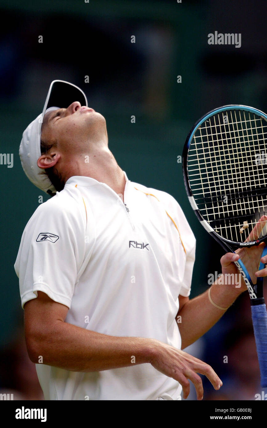 Andy roddick looks to the sky for inspiration hi-res stock photography ...