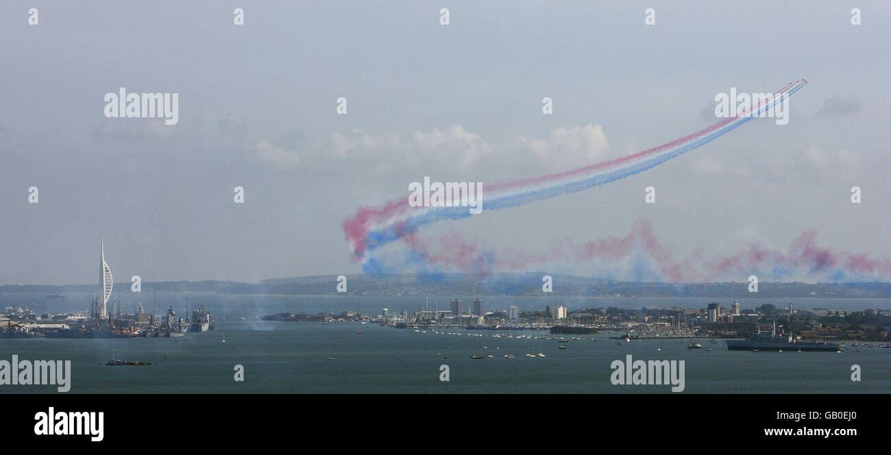 World famous red arrows hi-res stock photography and images - Alamy