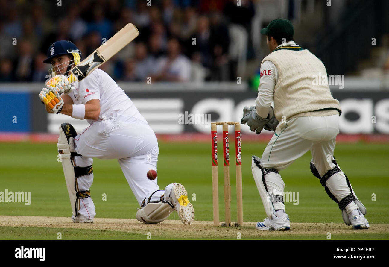 England's Kevin Pietersen hits past South African wicketkeeper Mark ...
