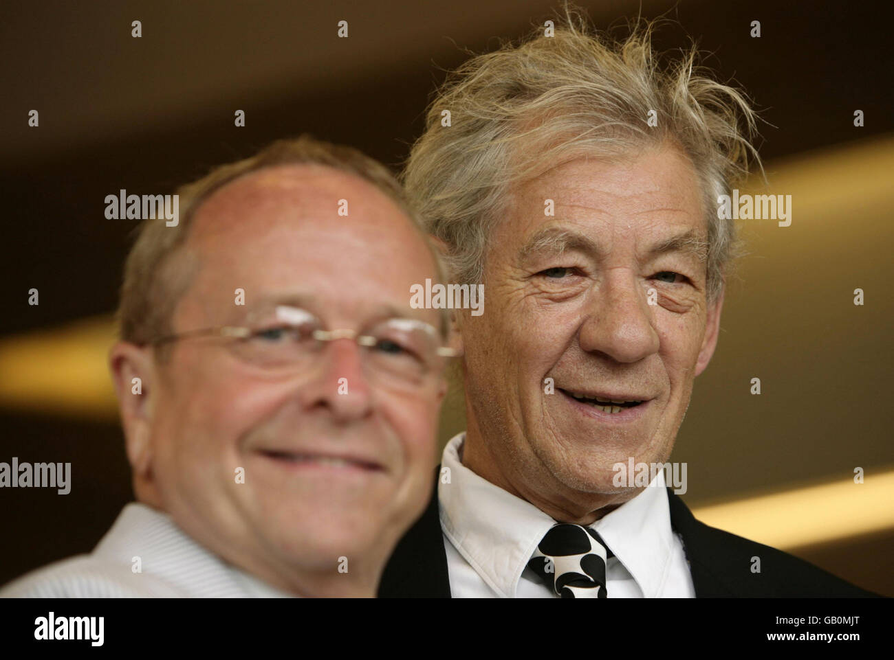 Robinson is an english actor hi-res stock photography and images - Alamy