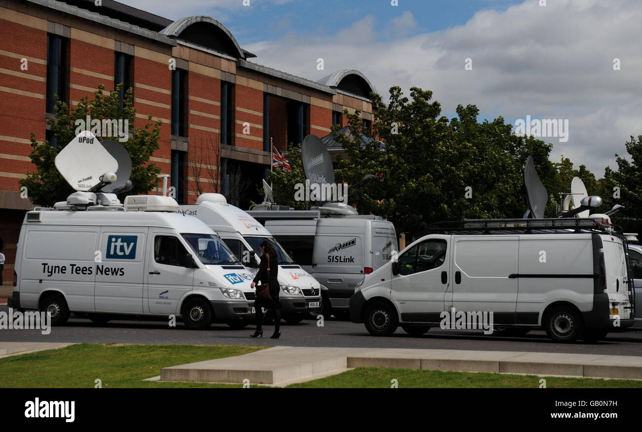 Tv broadcast vehicles hi-res stock photography and images - Alamy