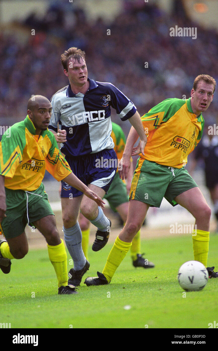 FA CHALLENGE TROPHY SOCCER. KEITH SCOTT, WYCOMBE WANDERERS, IS TRAPPED ...