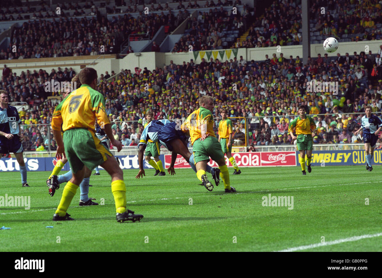 FA CHALLENGE TROPHY SOCCER. ANDY KERR, WYCOMBE WANDERERS, SCORES THE ...