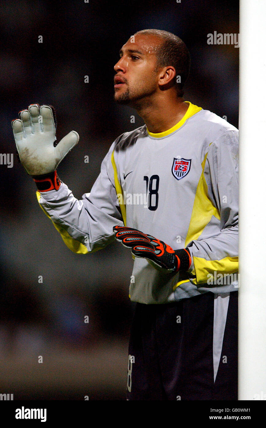 Football action tim howard hi-res stock photography and images - Alamy