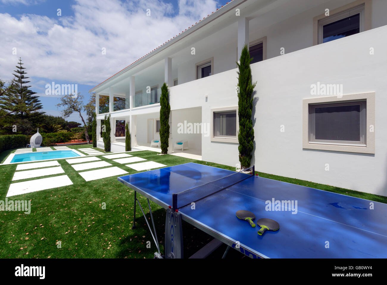 Table tennis table outside hi-res stock photography and images - Alamy