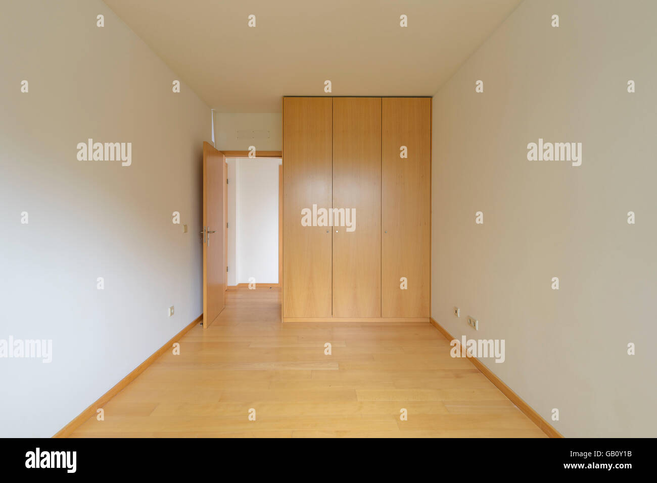 Empty bedroom uk hi-res stock photography and images - Alamy