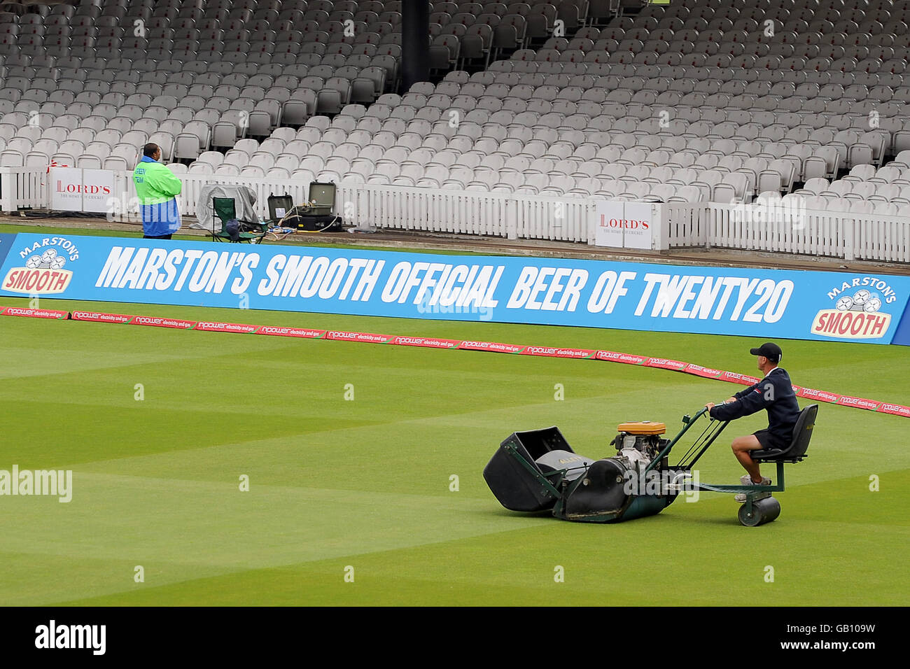 Cricket frontiers marstons marstons smooth hi-res stock photography and ...
