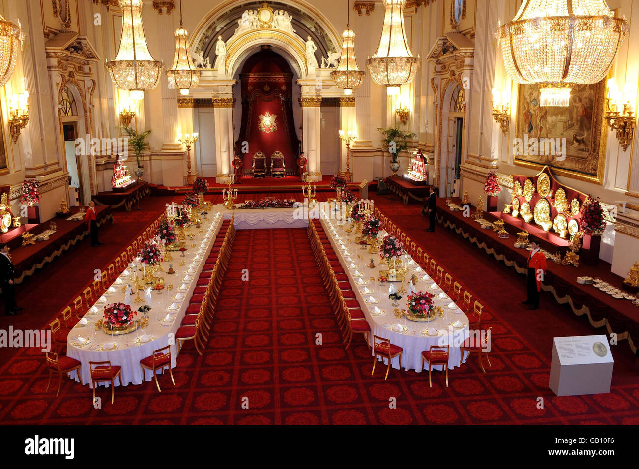 Royal banquet buckingham palace table hi-res stock photography and ...