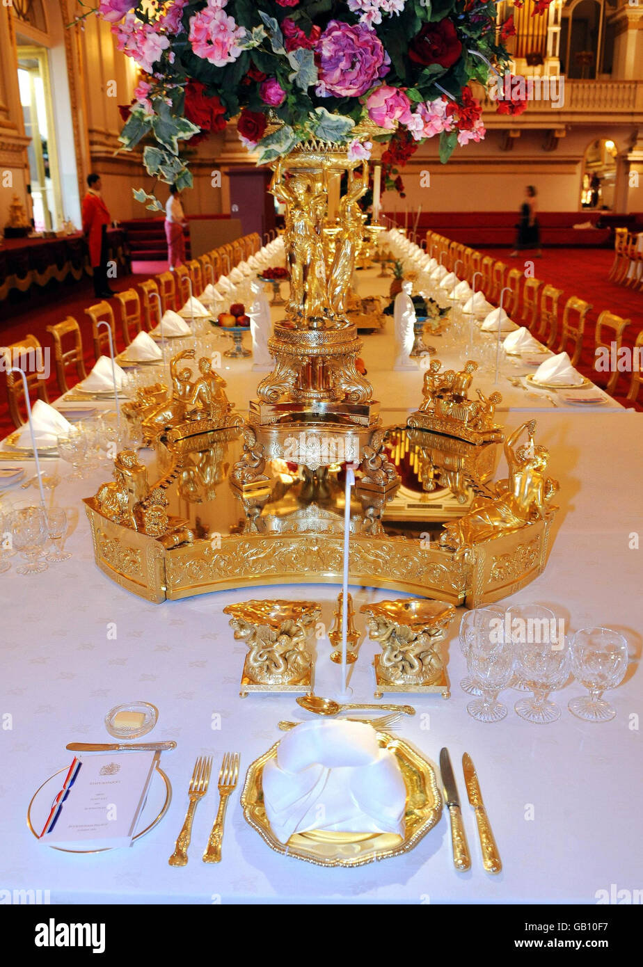 Royal Banquet Table Setting