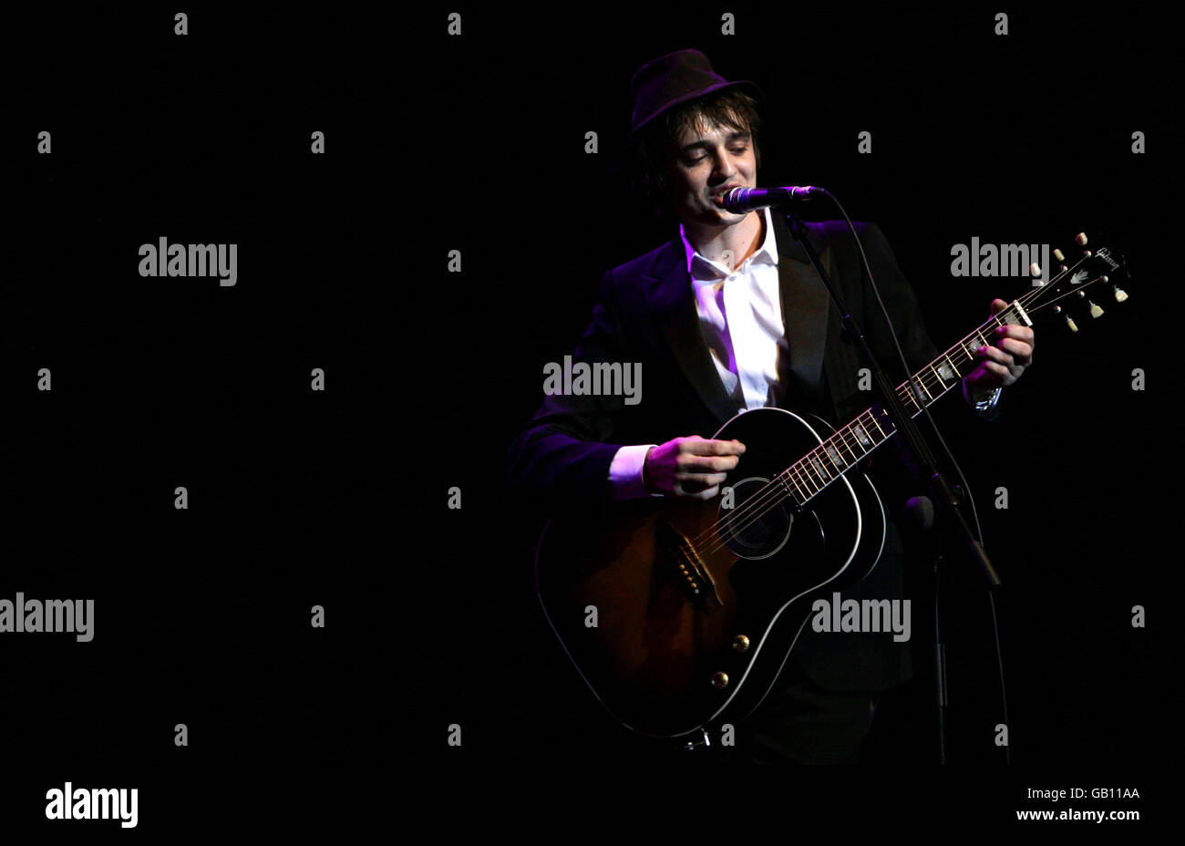 Showbiz doherty hi-res stock photography and images - Alamy