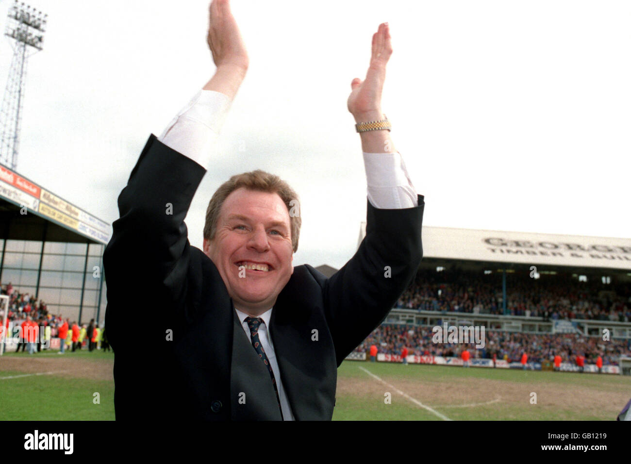 Joe royle oldham hi-res stock photography and images - Alamy