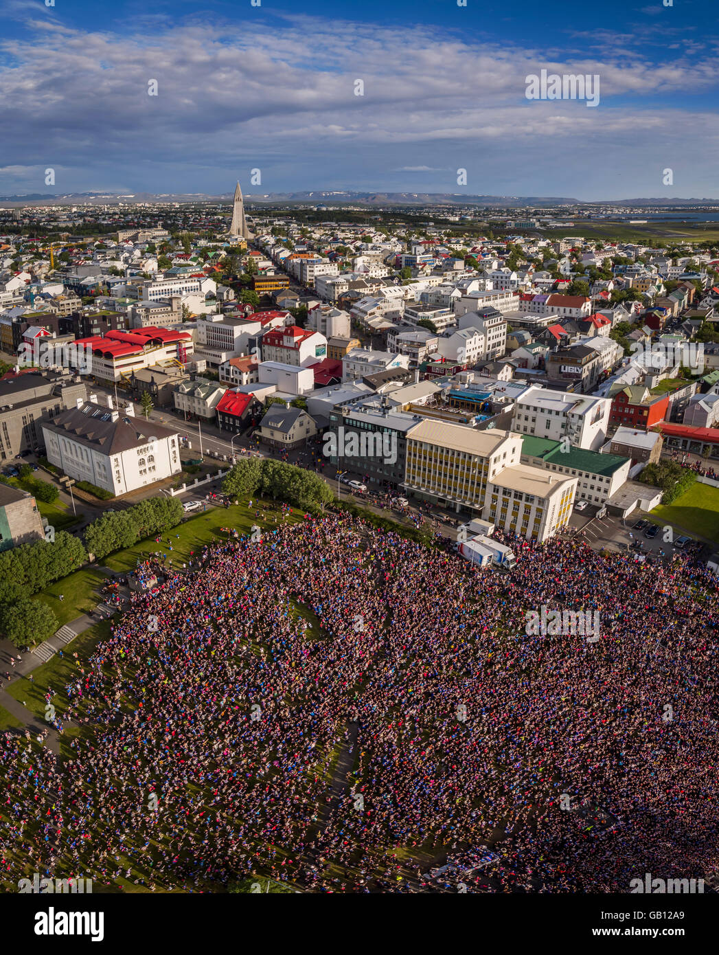 Thousands greet the Icelandic National Football team, after a much ...
