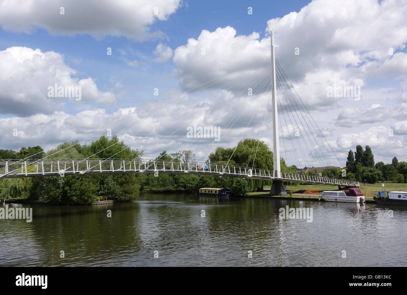 Christchurch bridge river thames hi-res stock photography and images ...