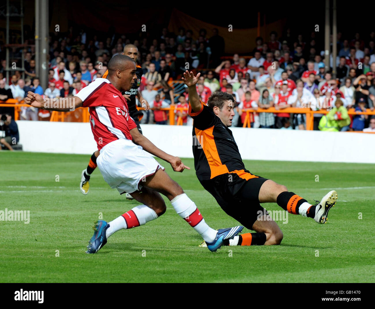 Arsenal's Jay Simpson scores the equalising goal during the pre-season ...