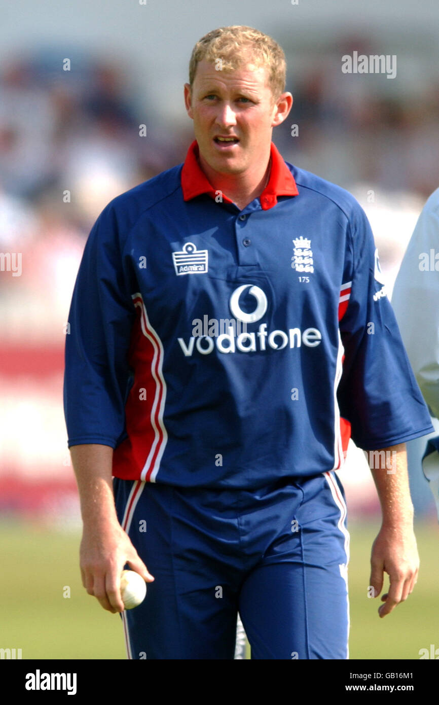 Cricket - One Day NatWest Series - England v Zimbabwe. Anthony McGrath ...