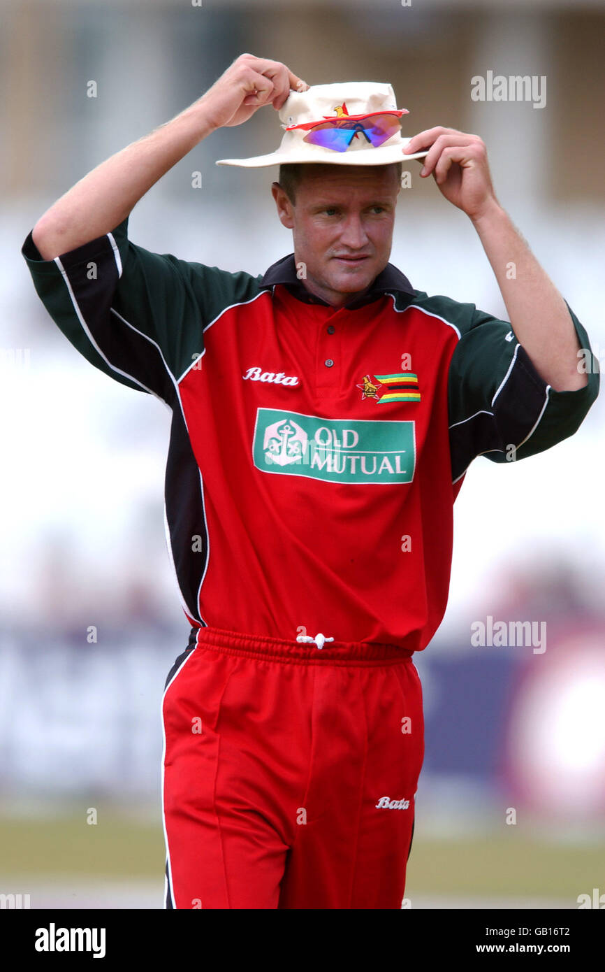 England v zimbabwe grant flower hi-res stock photography and images - Alamy