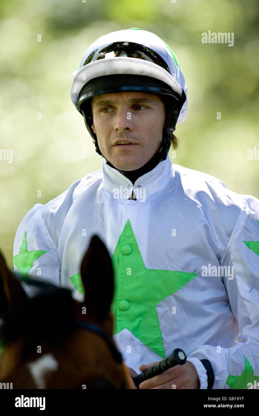 Horse Racing - Family Fun Raceday - Haydock Park Stock Photo - Alamy
