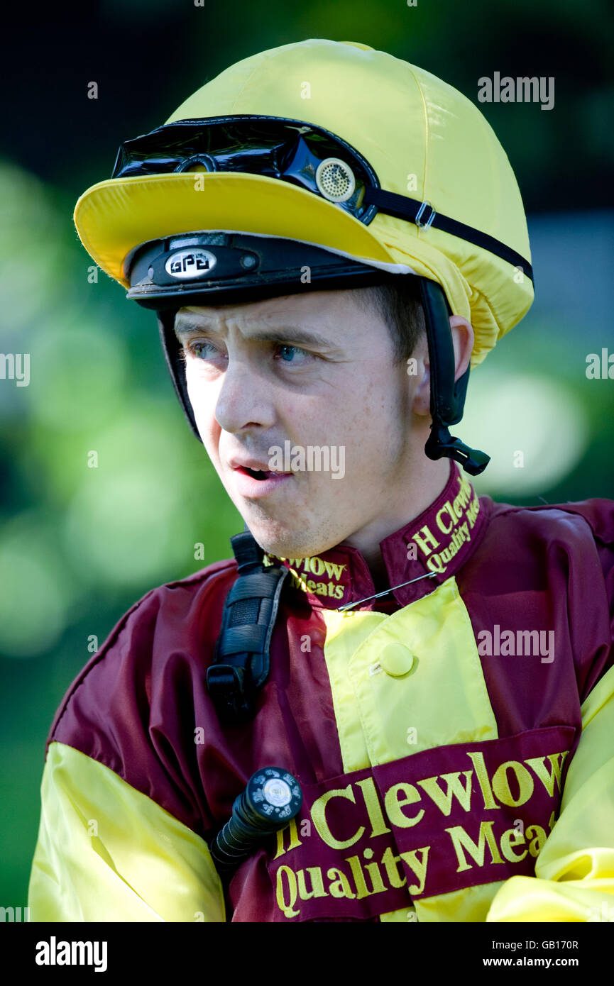 Horse Racing - Family Fun Raceday - Haydock Park Stock Photo - Alamy