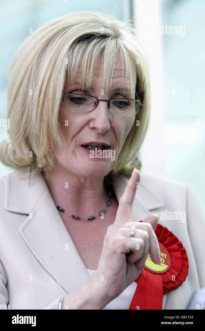 Supermarket spectacles hi-res stock photography and images - Alamy