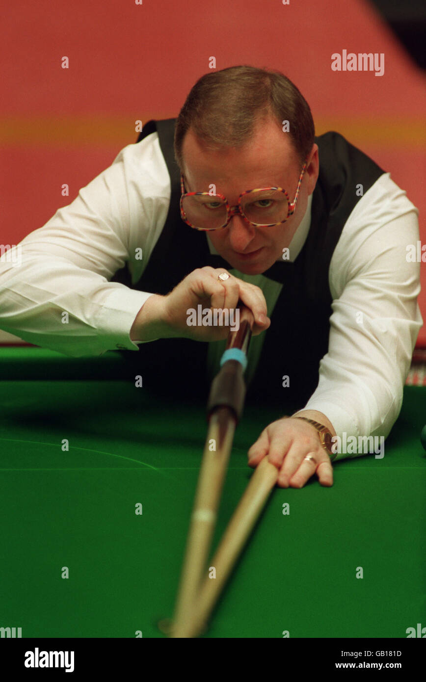 Dennis taylor hi-res stock photography and images - Alamy