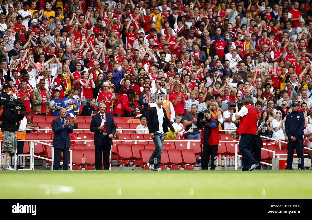 Arsenal Football Stadium Crowd High Resolution Stock Photography and ...