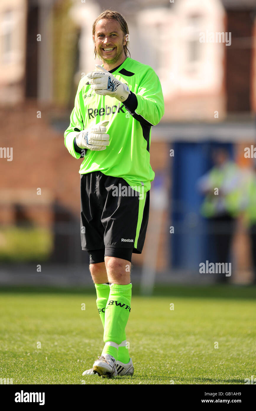 Goalkeeper ian walker hi-res stock photography and images - Alamy