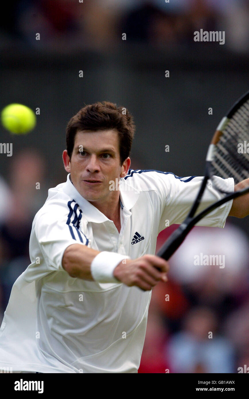 Tim henman returns a backhand hi-res stock photography and images - Alamy