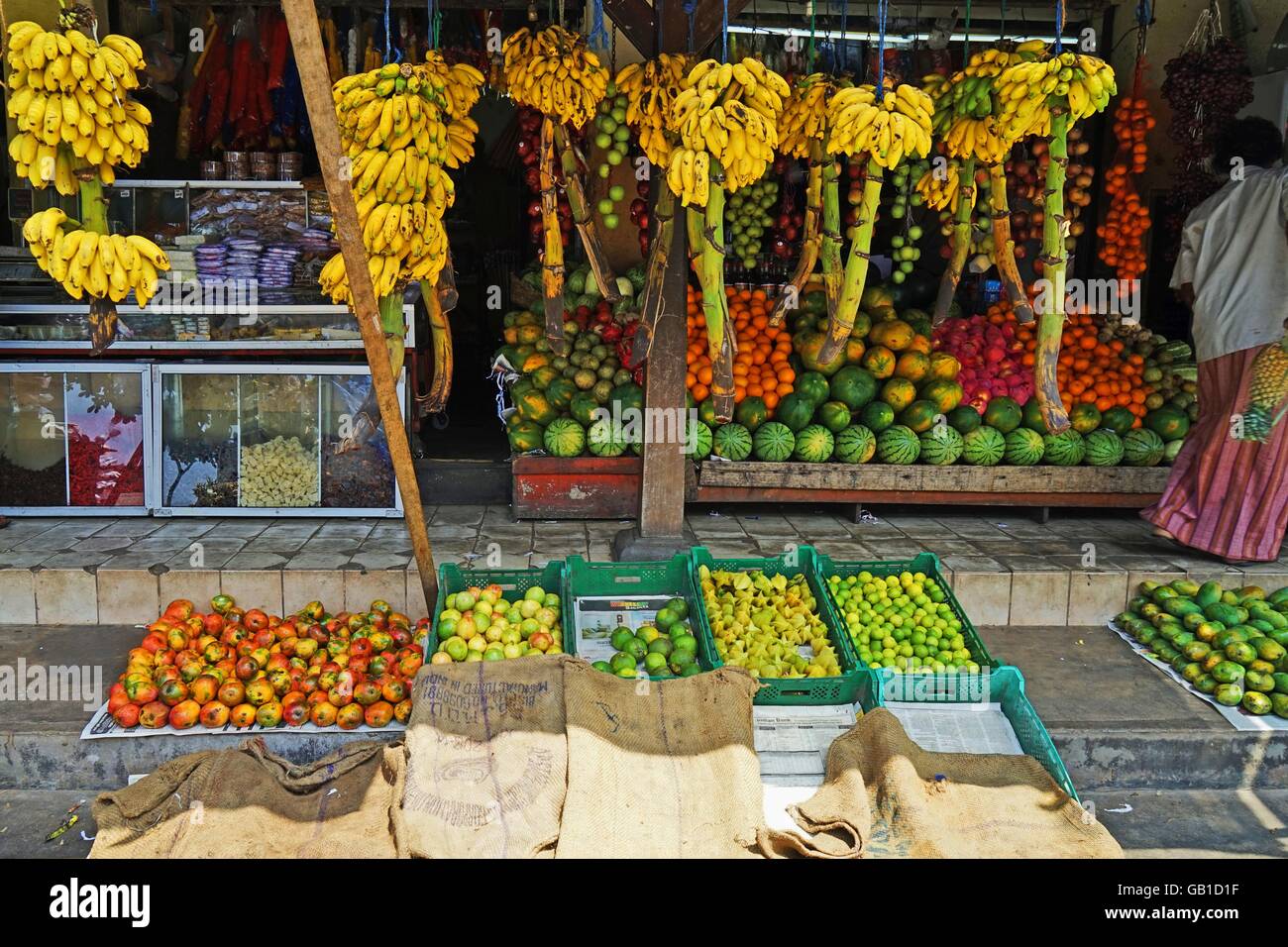Sri Lanka Fruit Stall local market seller selling fruit and vegetables ...