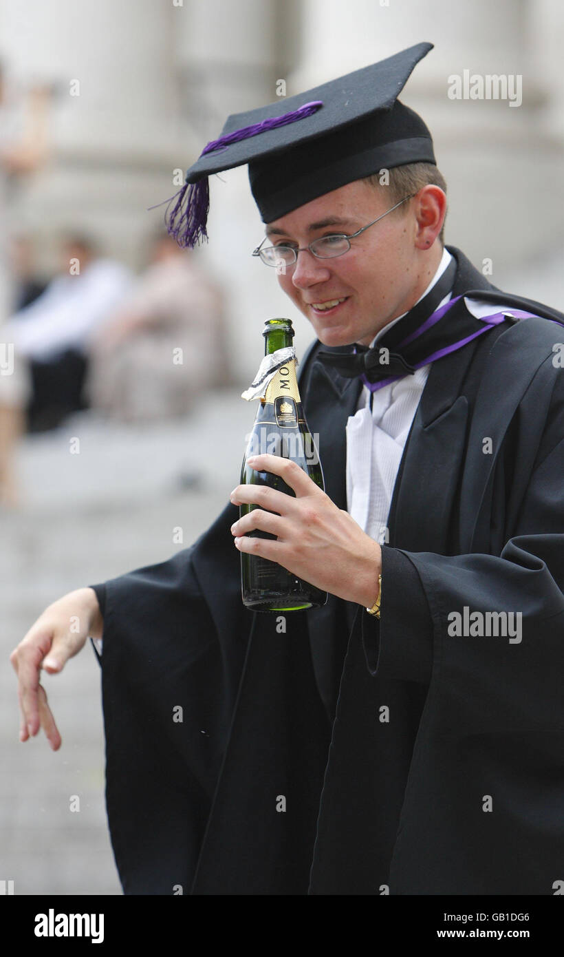 University student graduation portsmouth hi-res stock photography and ...