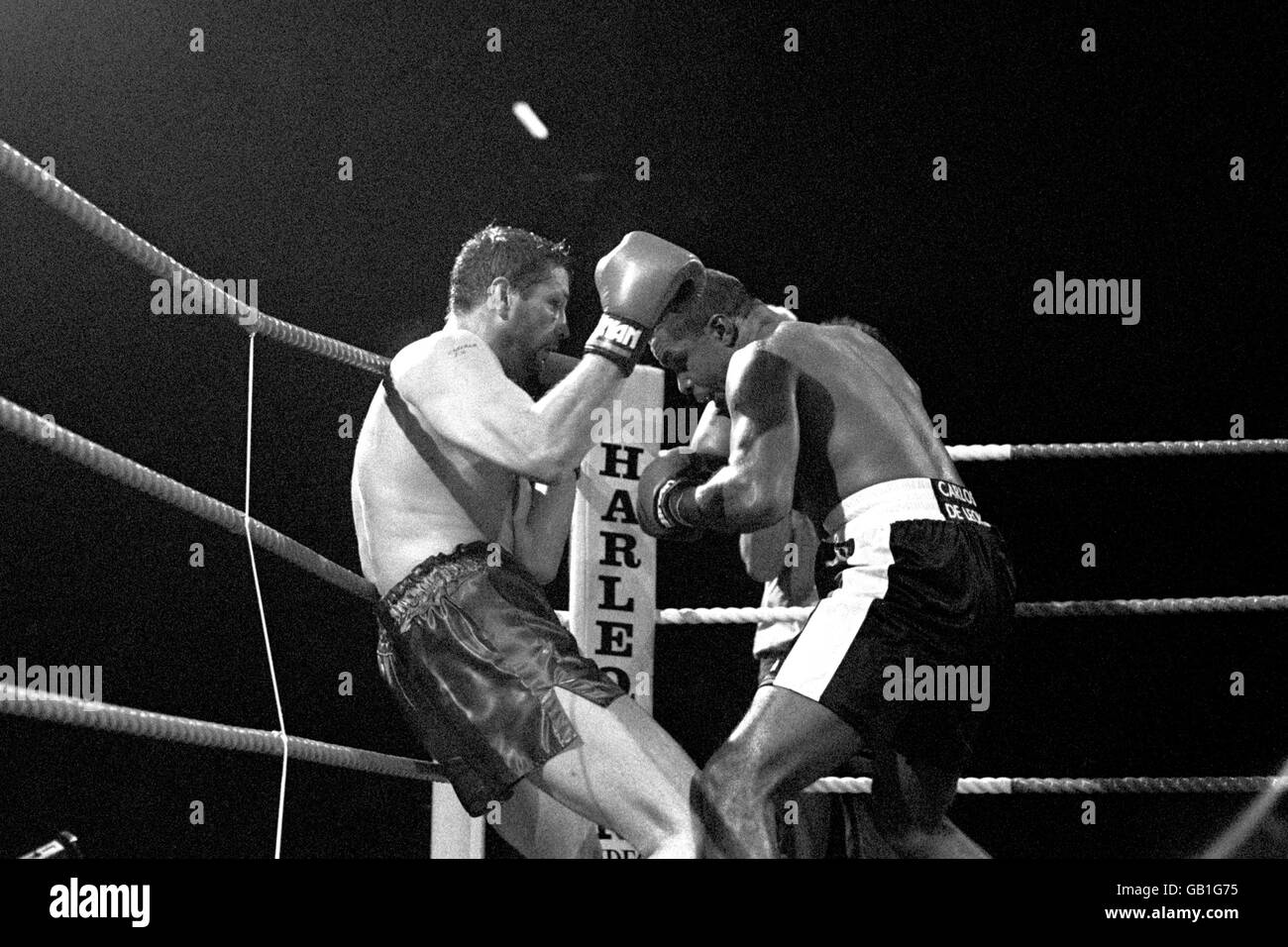 Boxing - WBC Cruiserweight Championship - Carlos de Leon v Sammy Reeson ...