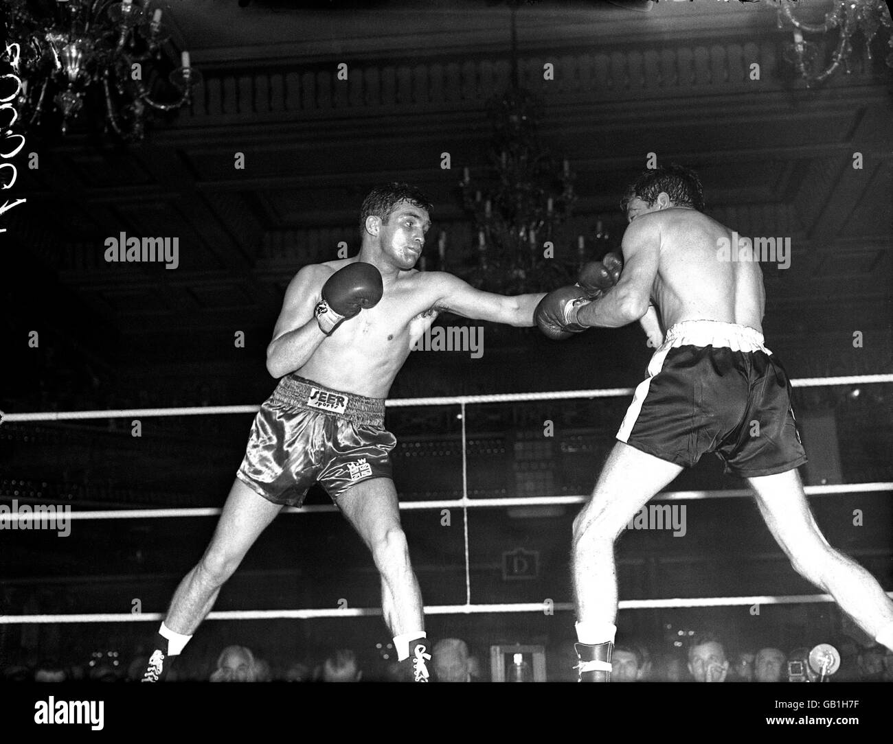 Boxing - Featherweight Bout - Howard Winstone v Phil Lundgren Stock ...