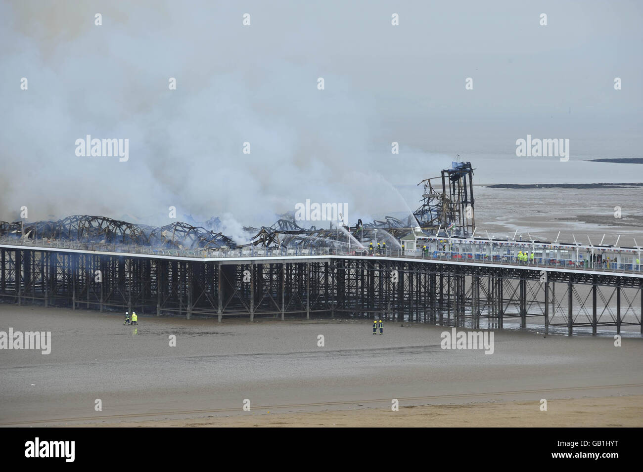 Pier fire hi-res stock photography and images - Alamy