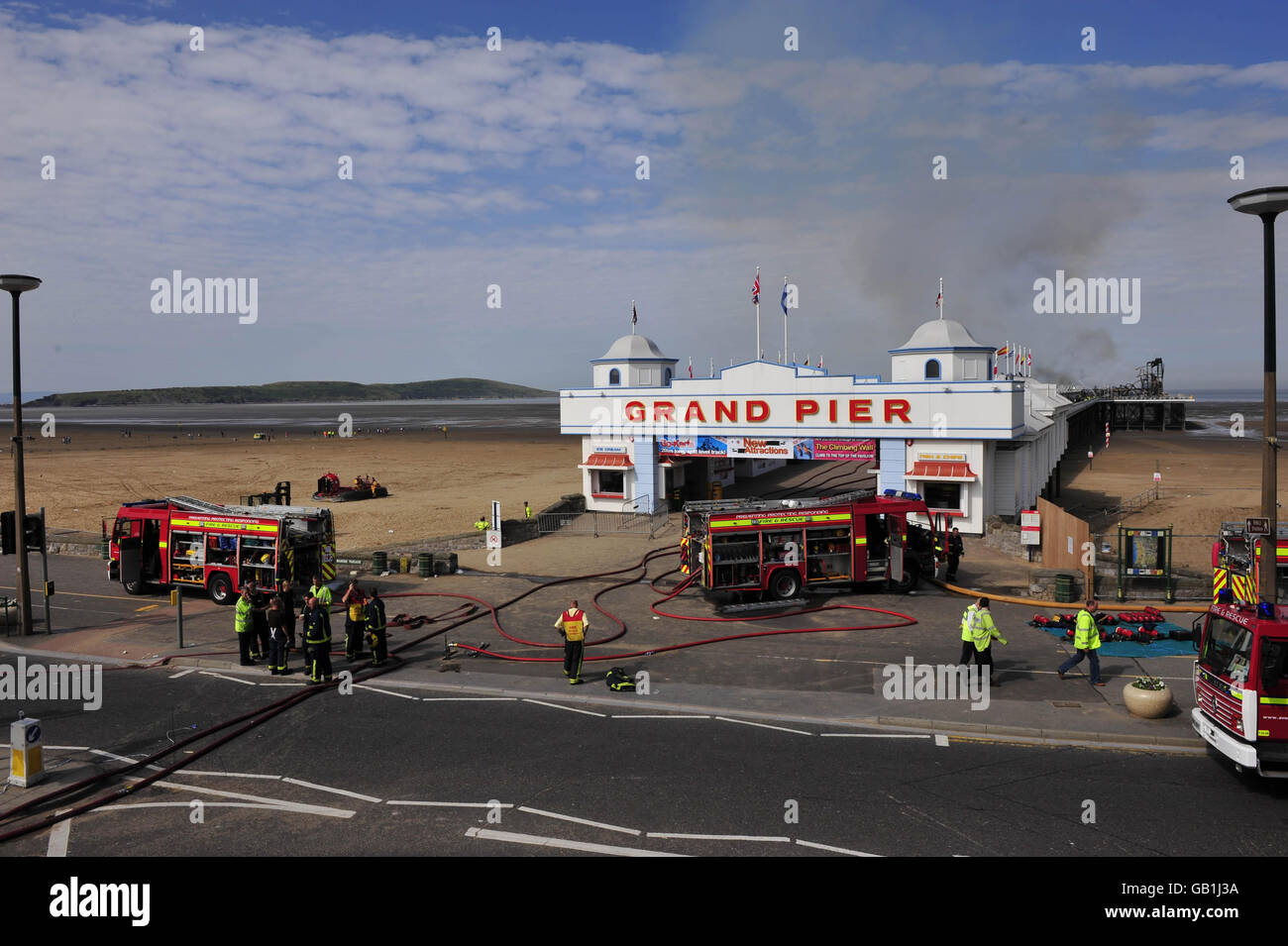 Weston-super-Mare pier fire. The Grand Pier at Weston-super-Mare after ...