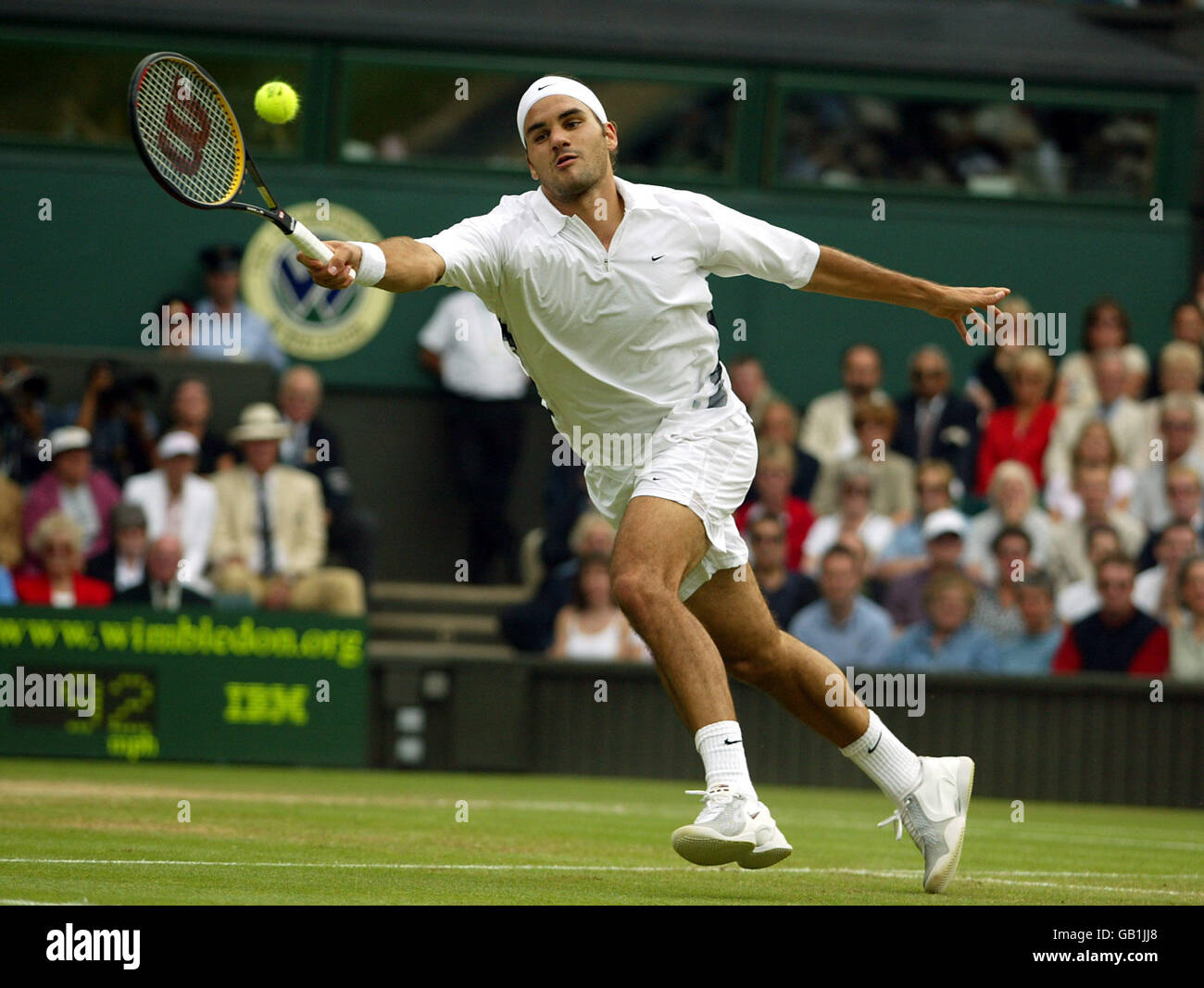 Tennis wimbledon 2003 semi final hi-res stock photography and images ...