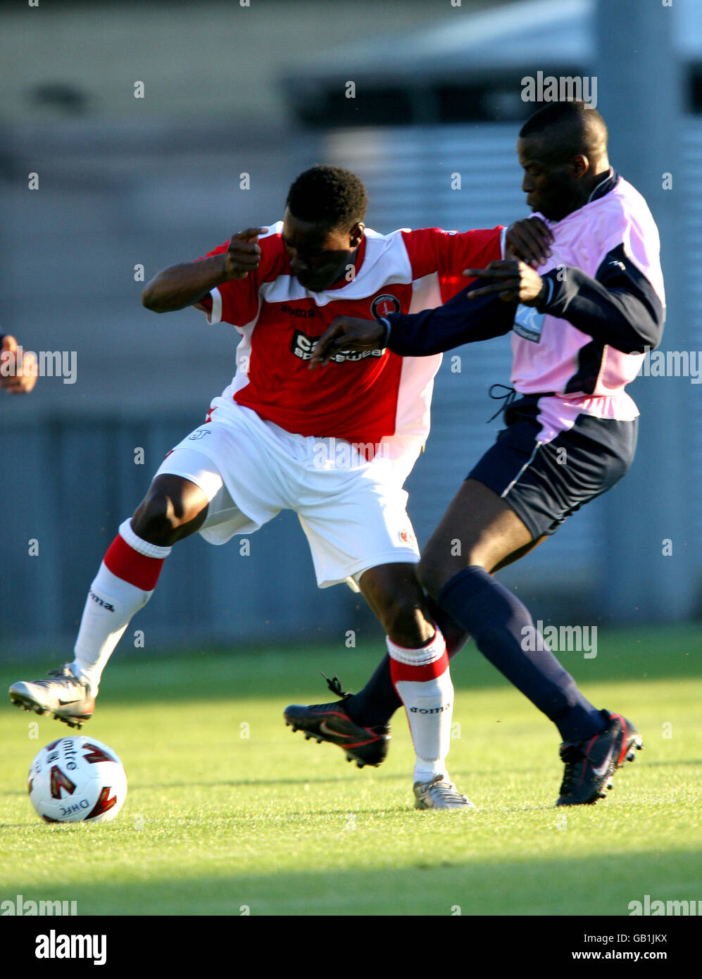 Dulwich hamlet v charlton athletic hi-res stock photography and images ...