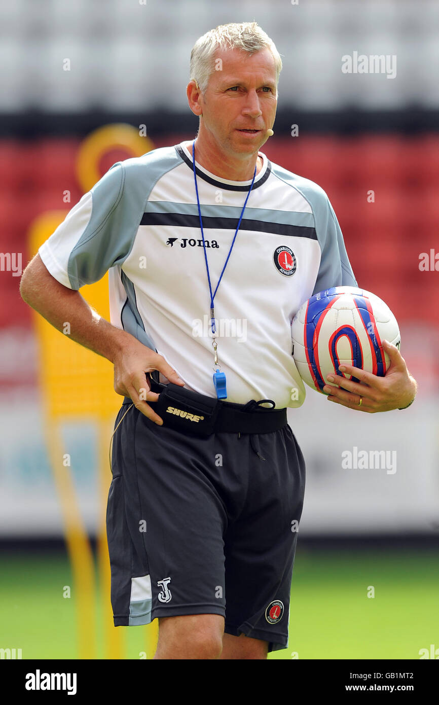 Soccer - Coca-Cola Football League Championship - Charlton Athletic ...