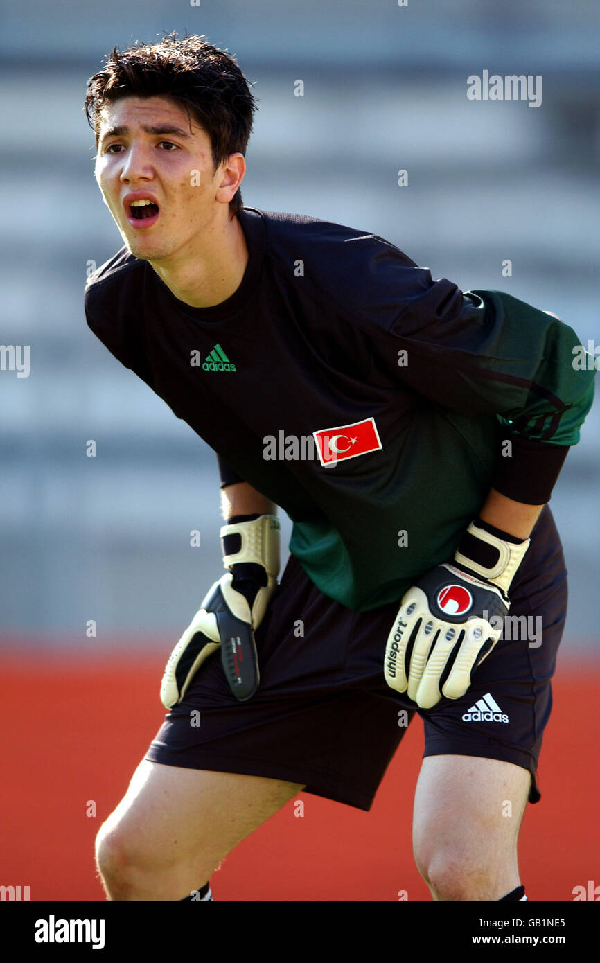 Soccer - Toulon Under 21 Tournament - Japan v Turkey. Turkey goalkeeper ...