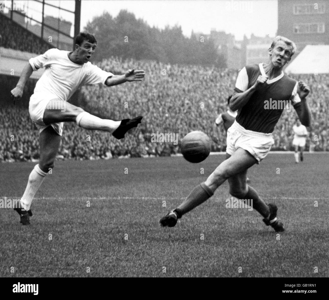 Soccer - Football League Division One - Arsenal v Manchester United ...