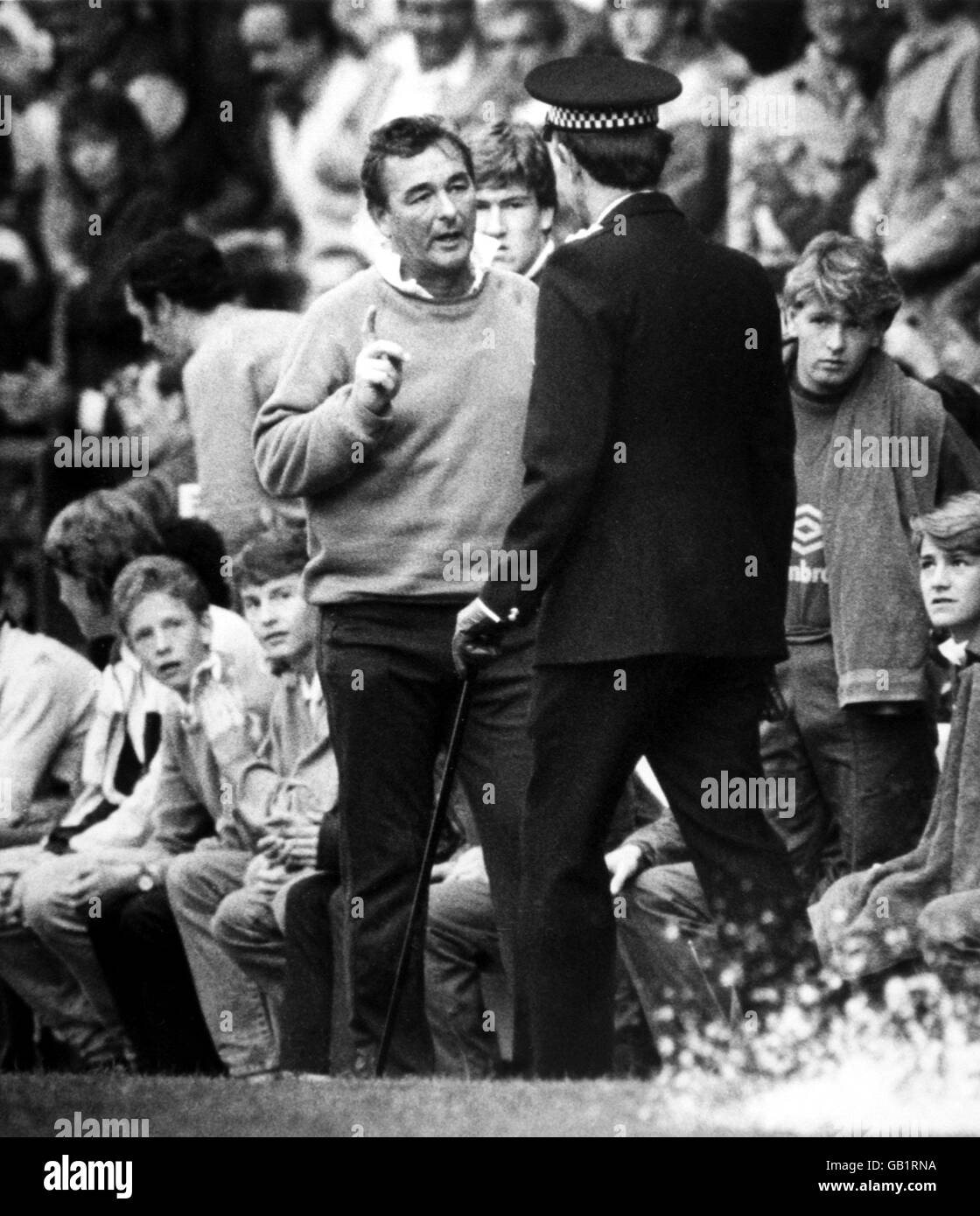 Football crowd pointing Black and White Stock Photos & Images - Alamy