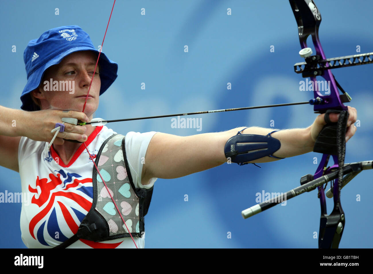 Archery target olympics hi-res stock photography and images - Alamy