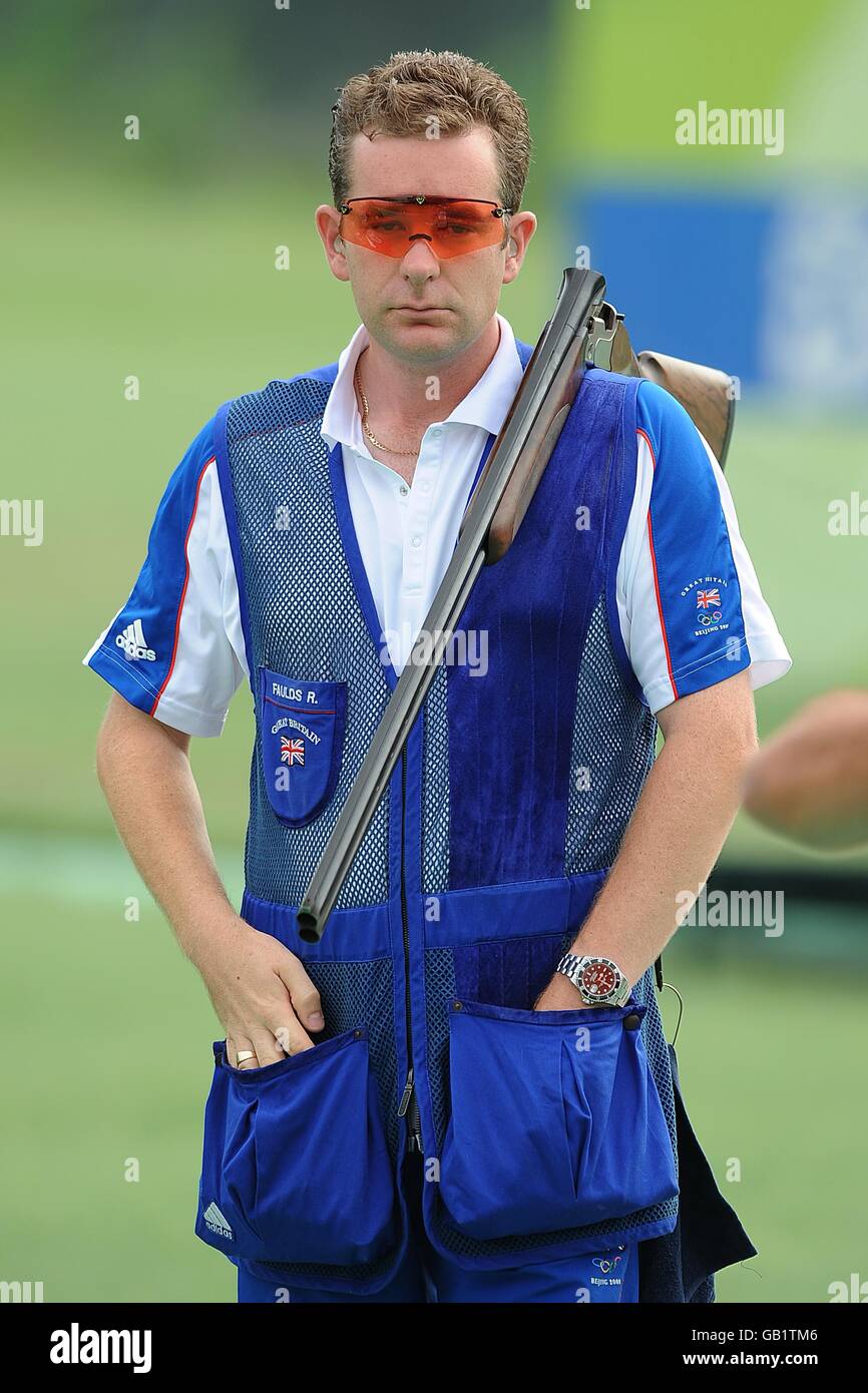 Great Britain's Richard Faulds arrives for the Men's Double Trap ...