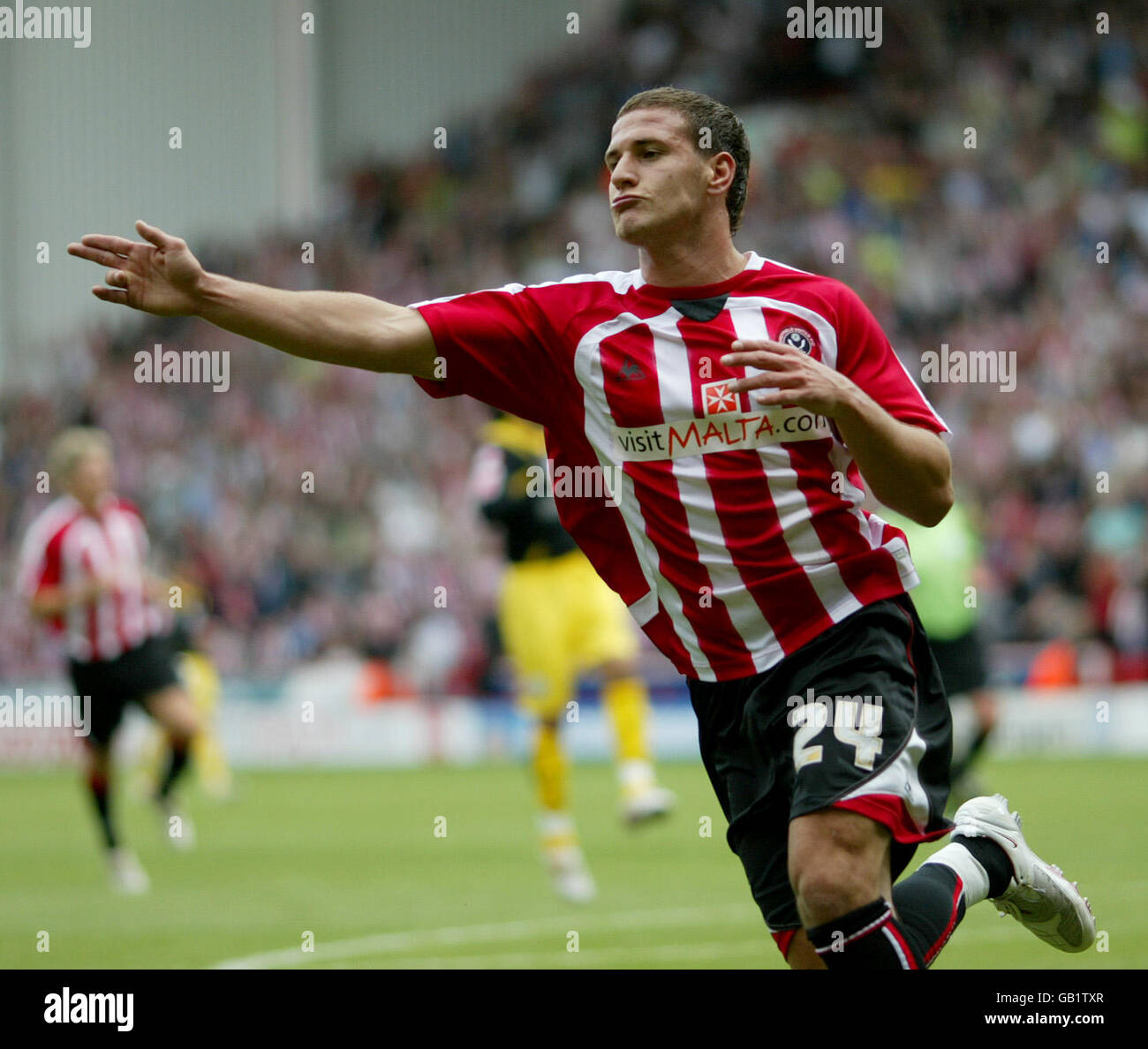 Celebrates against qpr hi-res stock photography and images - Alamy